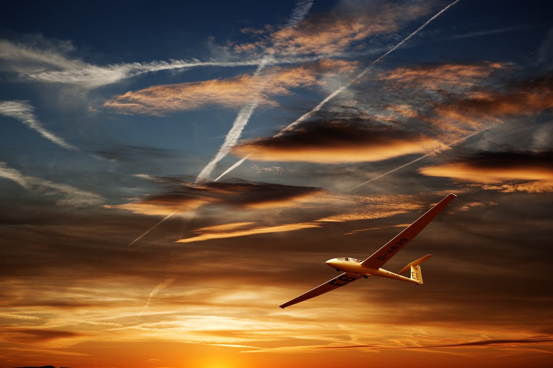 Three lessons in life from flying a glider and loosing control – Rowan ...